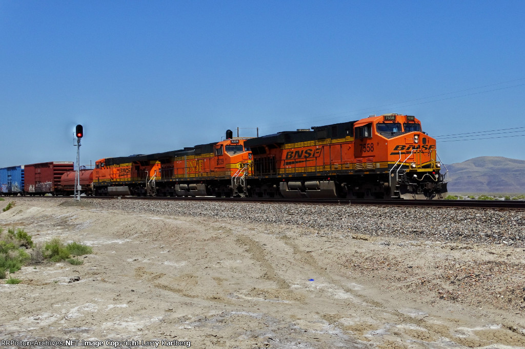 BNSF 7558